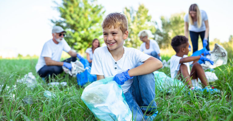 Community Involvement: 5 Ways Families Can Help Others